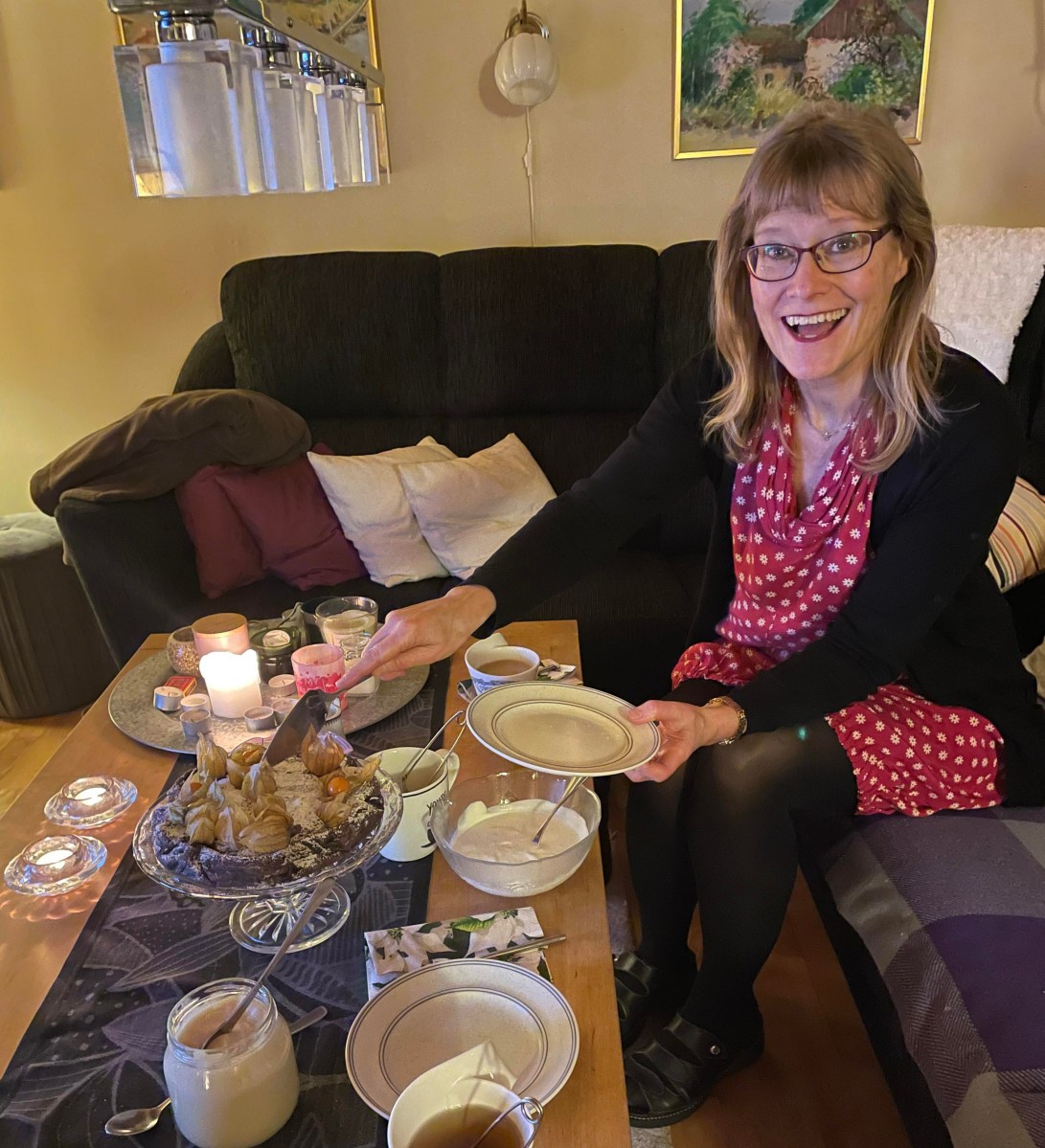 Emily in Paris levererar ljuvliga Parismiljöer – Förnöjsamhet och ...